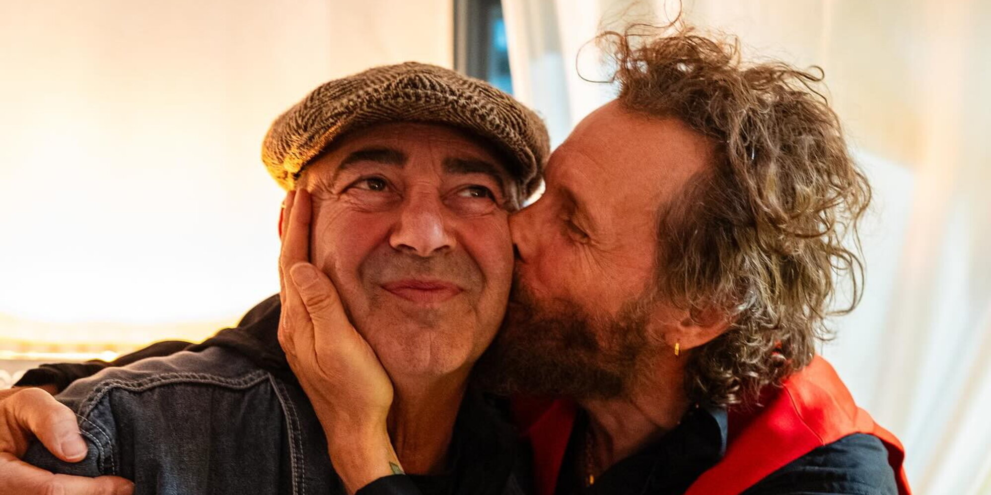 Le foto di Jovanotti e Luca Carboni insieme conquistano i social