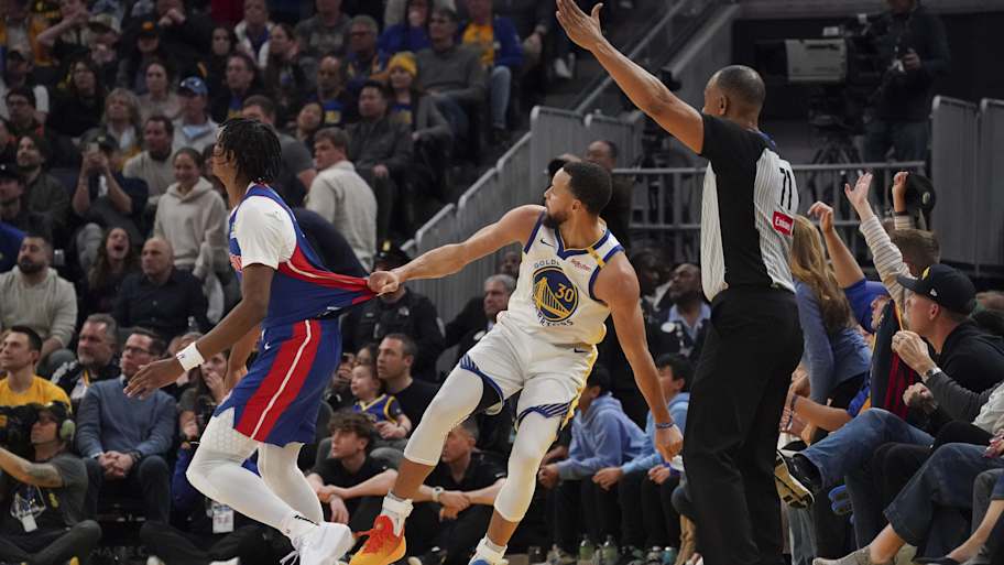 Warriors Make Post for Steph Curry’s Career Feat vs Pistons