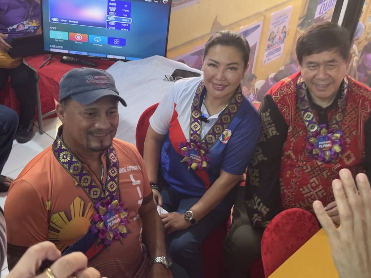 Ruiz, Baricuatro join hands