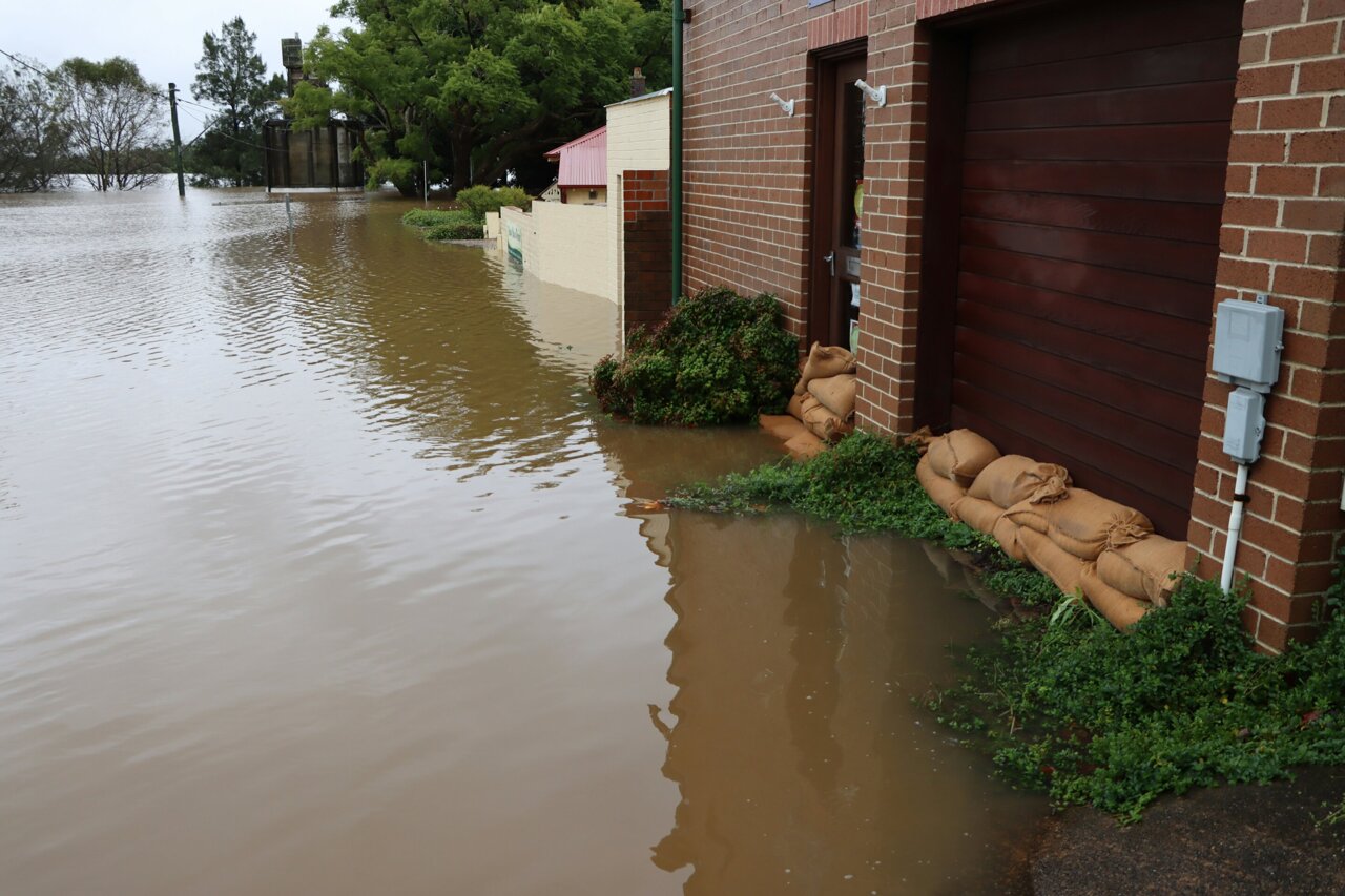 How can parents talk to their kids about Cyclone Alfred?