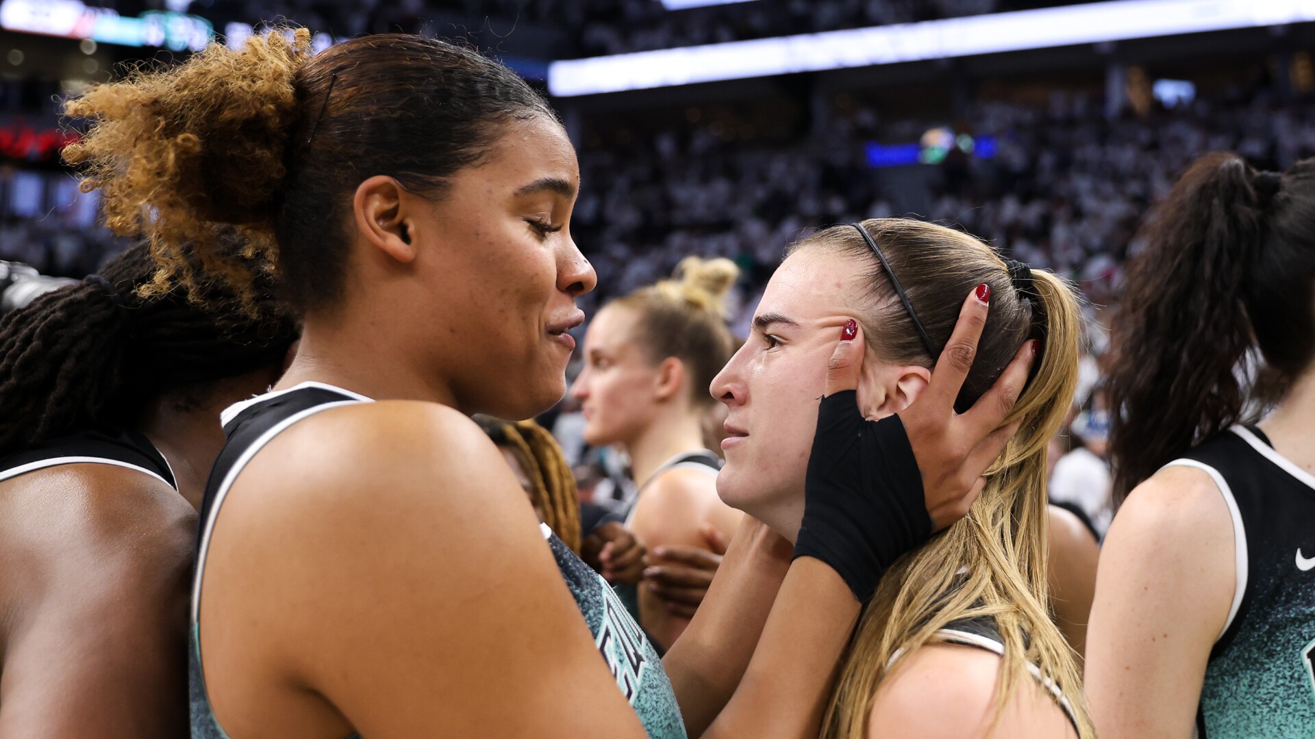 Liberty bring Sabrina Ionescu and Nyara Sabally back to Oregon to face ...