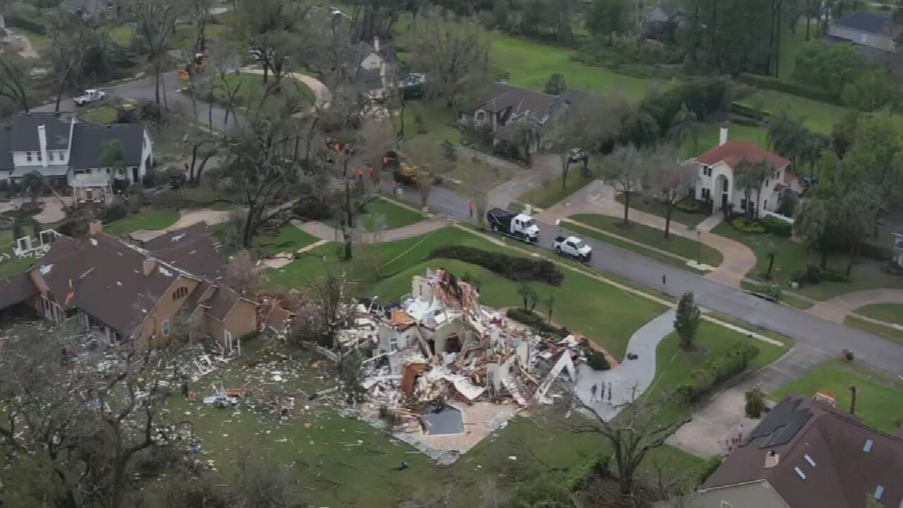 Tornado leaves major damage in its wake as storms blast through Central Florida