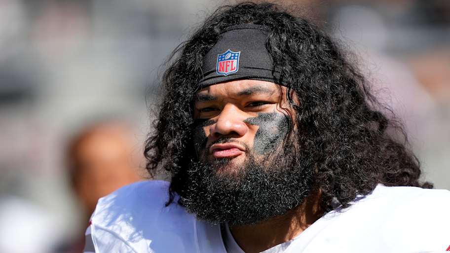 Patriots miss out on top defensive target and instead sign DT Khyiris Tonga