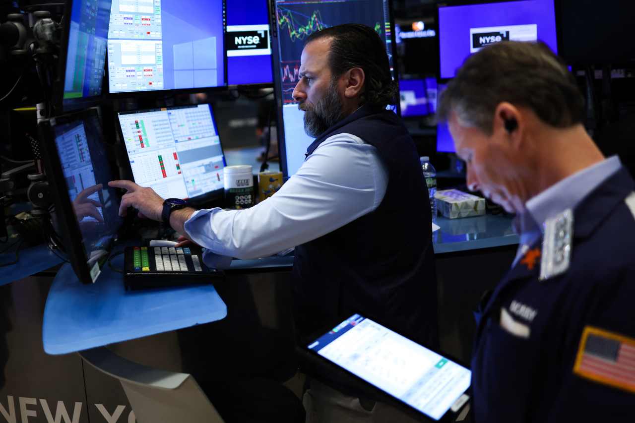 The VIX Is Spiking. Don’t Be Tempted Into Buying Stocks Just Yet.