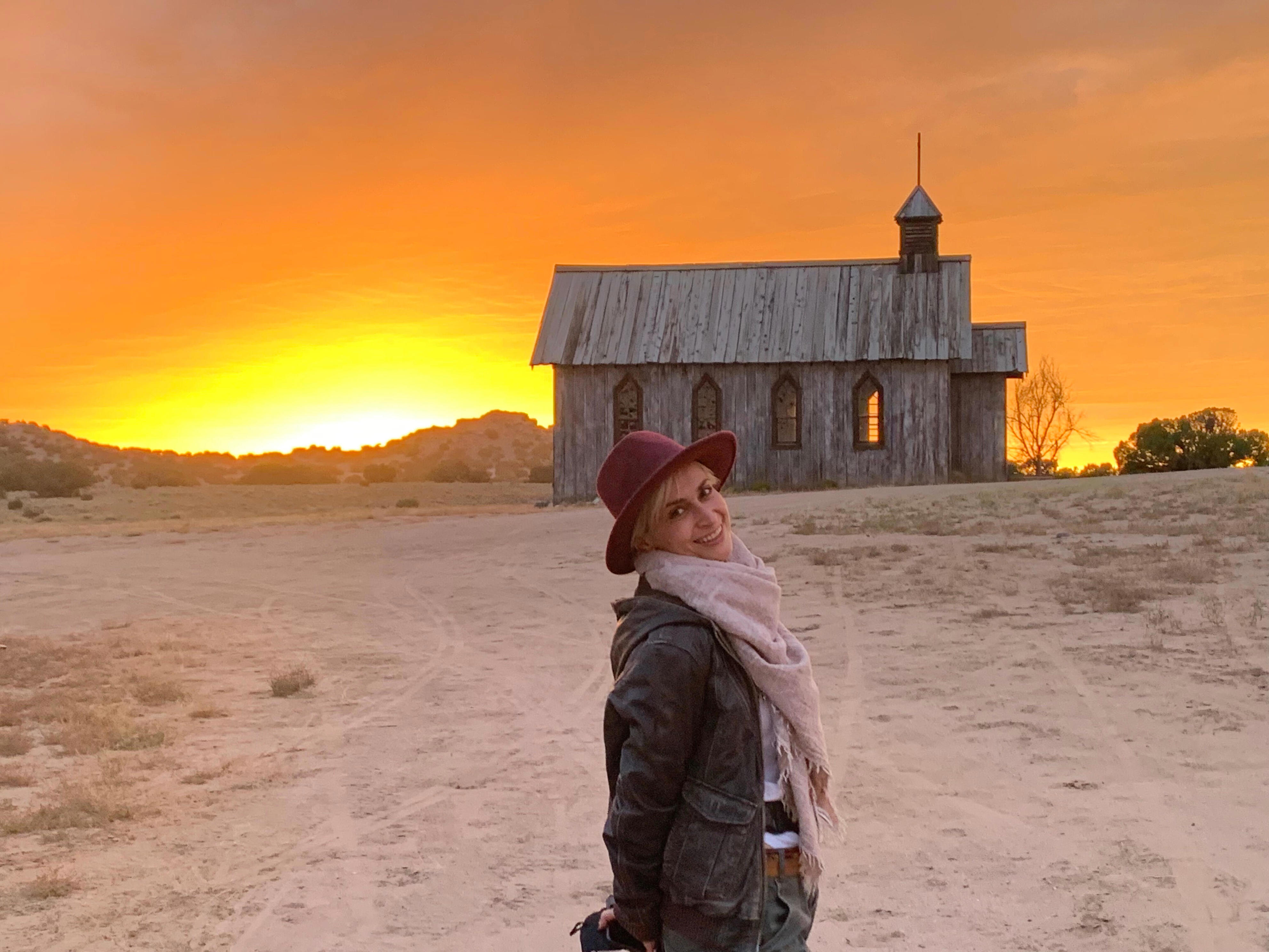 Frances Fisher says 'Rust' armorer was holding 'an armful of guns' the ...