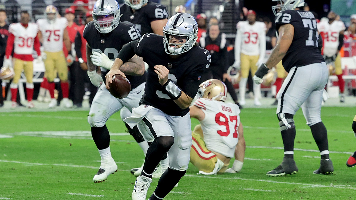 2 Former Raiders QBs Land New Contracts in Free Agency