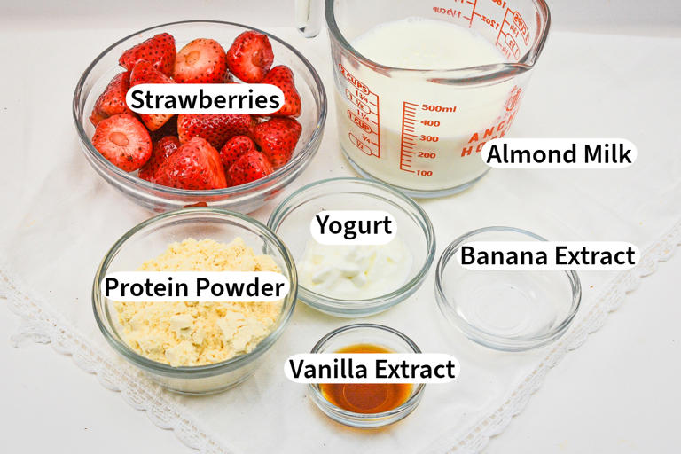 Keto Strawberry and Banana Protein Smoothie Recipe