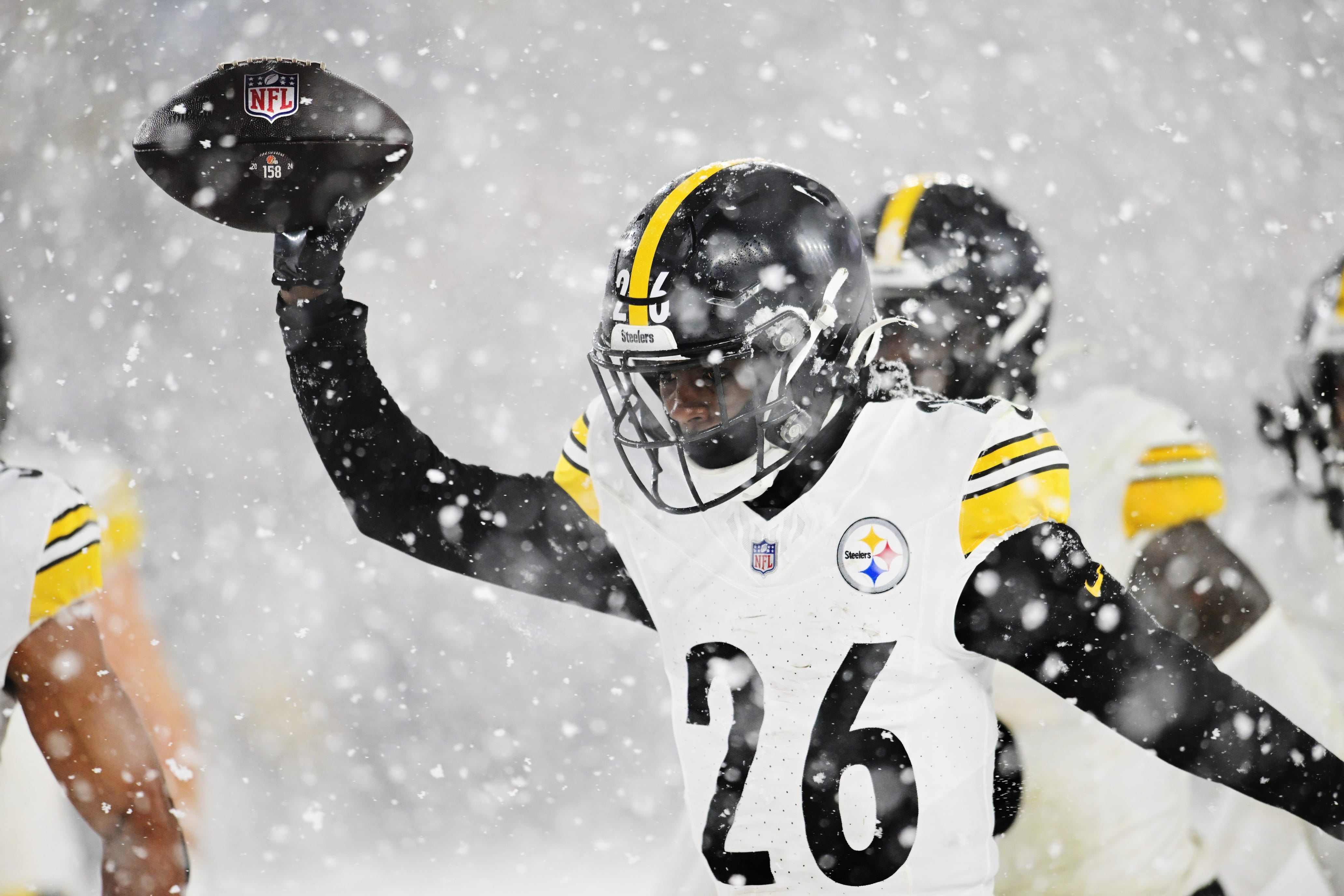 Starting corner Donte Jackson to Chargers