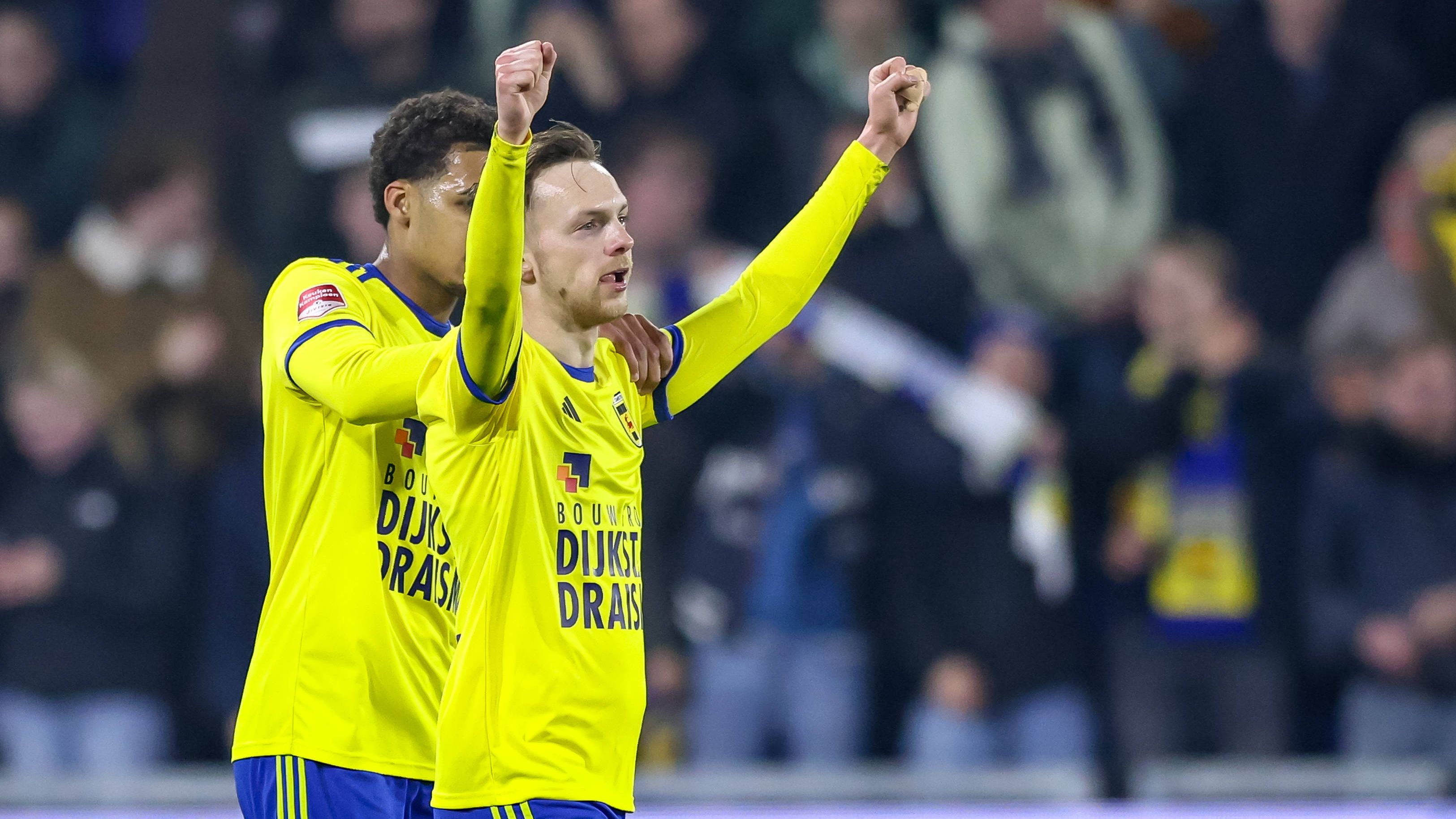 SC Cambuur doet hele goede zaken en voert de druk op ADO Den Haag maximaal op