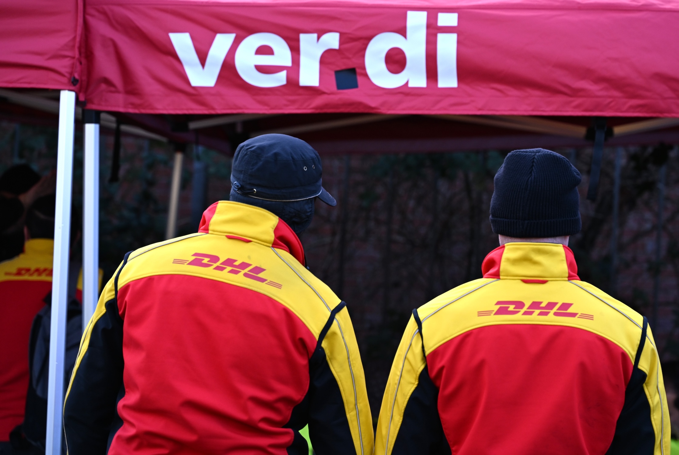 DHL Cuts 8,000 German Postal Worker Jobs in $1.1 Billion Cost-Savings Plan