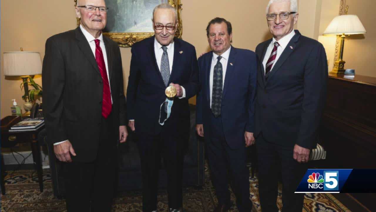 Chuck Schumer pushes for Congressional Gold Medal for 'Miracle on Ice' team