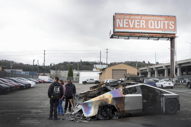 Fire that damaged four Tesla Cybertrucks in Seattle under investigation