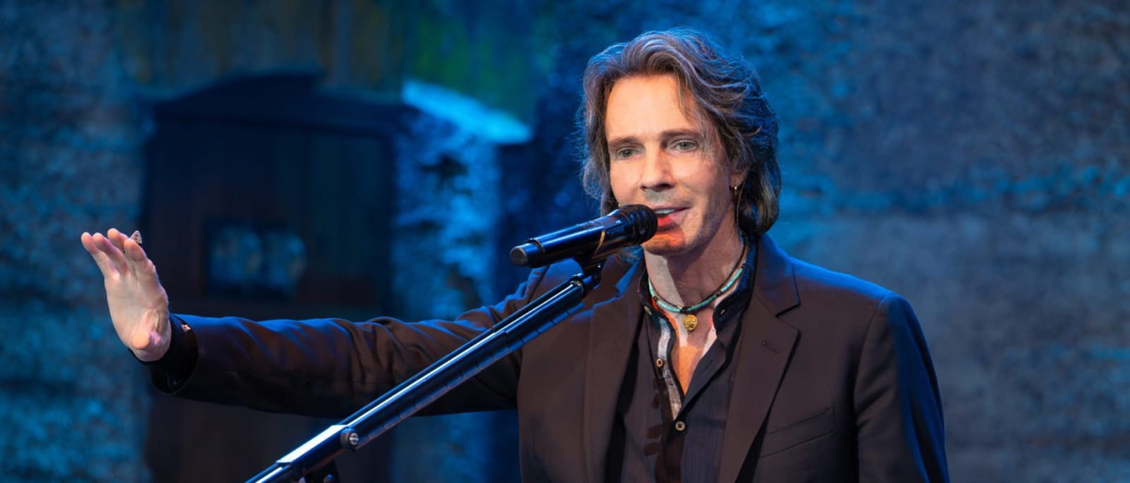 Rocker Rick Springfield Discovers Brain Injury 25 Years After Onstage Fall