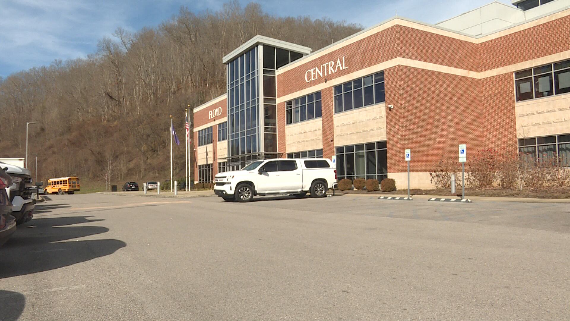 Officials give all-clear following bomb threat at Floyd Central High School