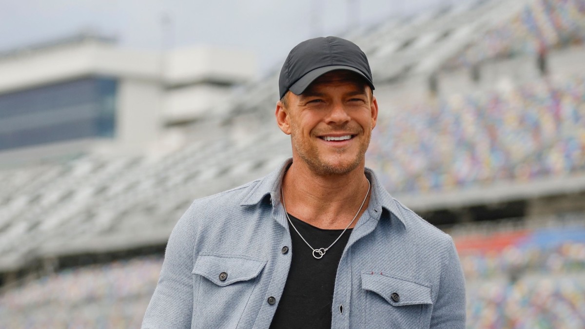 Alan Ritchson's Net Worth Feels Just Right For a Real-Life Jack Reacher