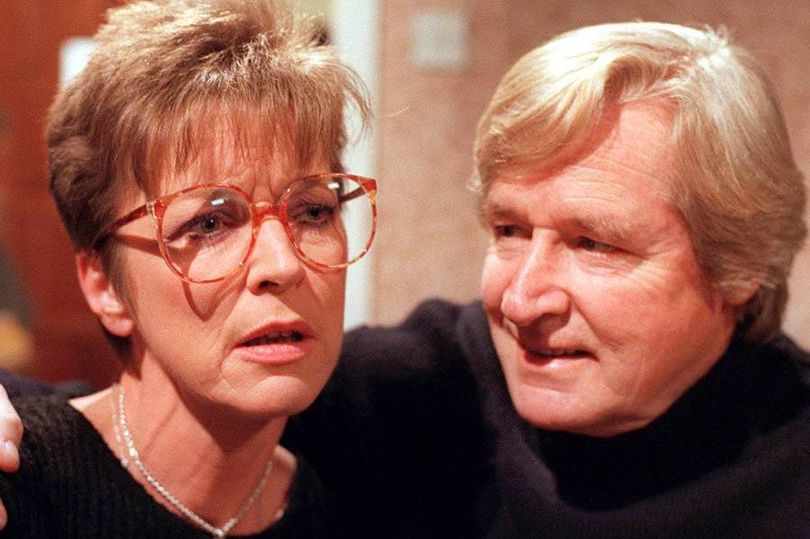 Coronation Street fans 'work out' Deirdre Barlow 'had secret love child ...
