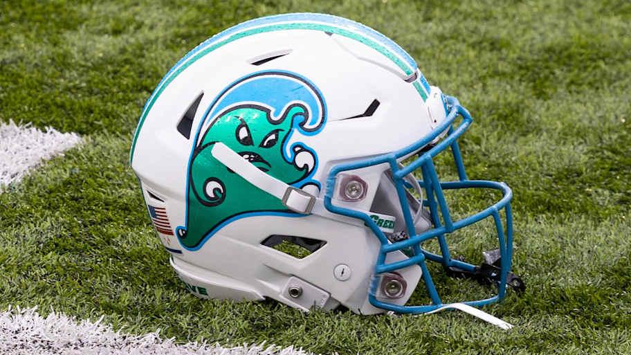 Tulane Locks in Official Visit With Three-Star Lineman, Battling Two ...