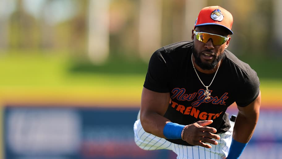 New York Mets' veteran bat to make Grapefruit League debut amid knee issue