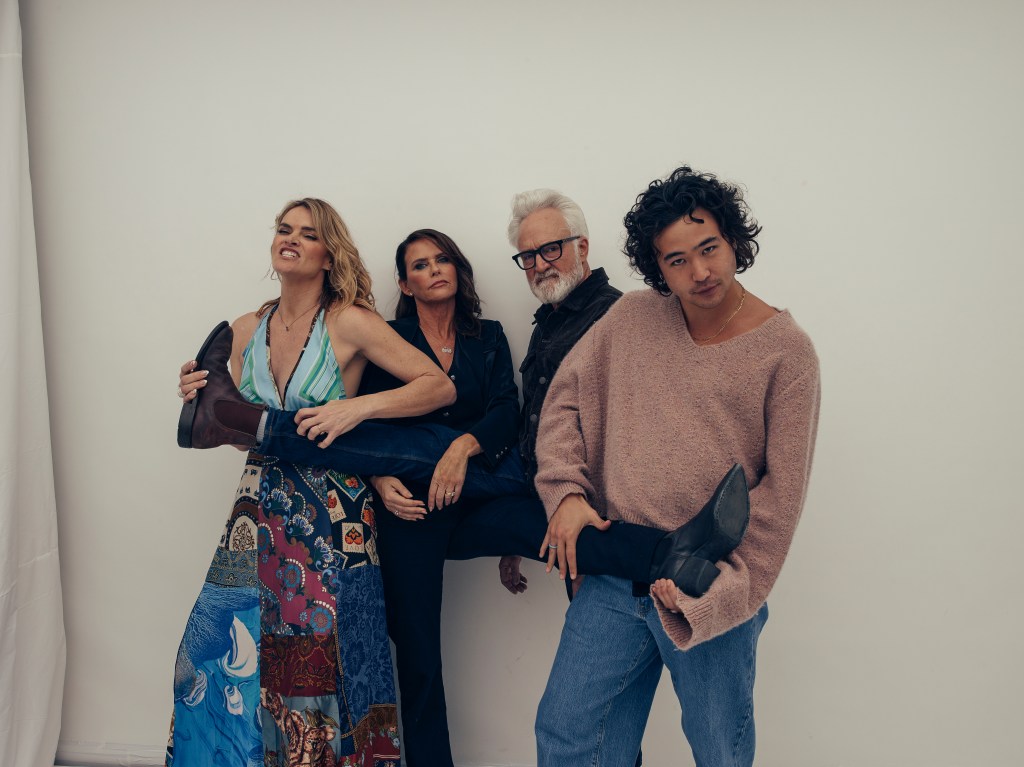 How Amy Landecker Brought Her Love Of The Rom-Com "Pattern Of ...