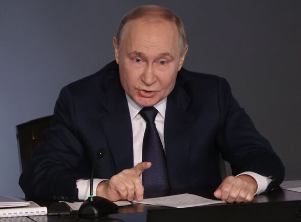 Putin's computer hackers target the UK - 'Britain should be extremely ...