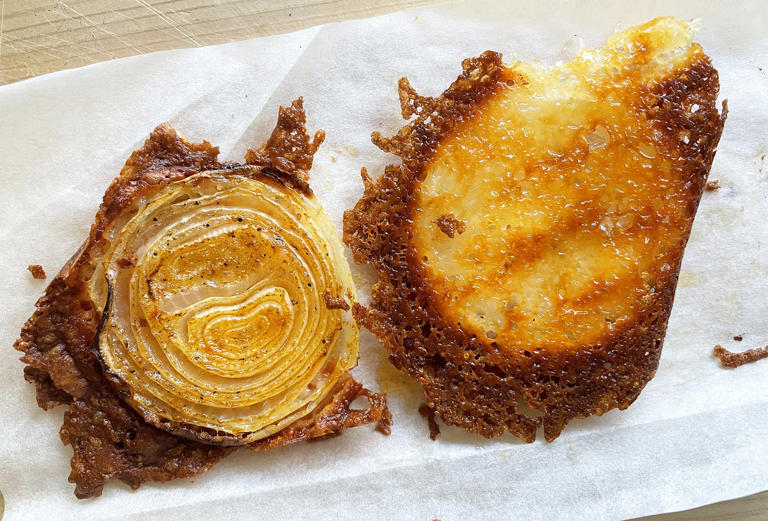 These viral onion ring chips have 2 ingredients and all of my attention