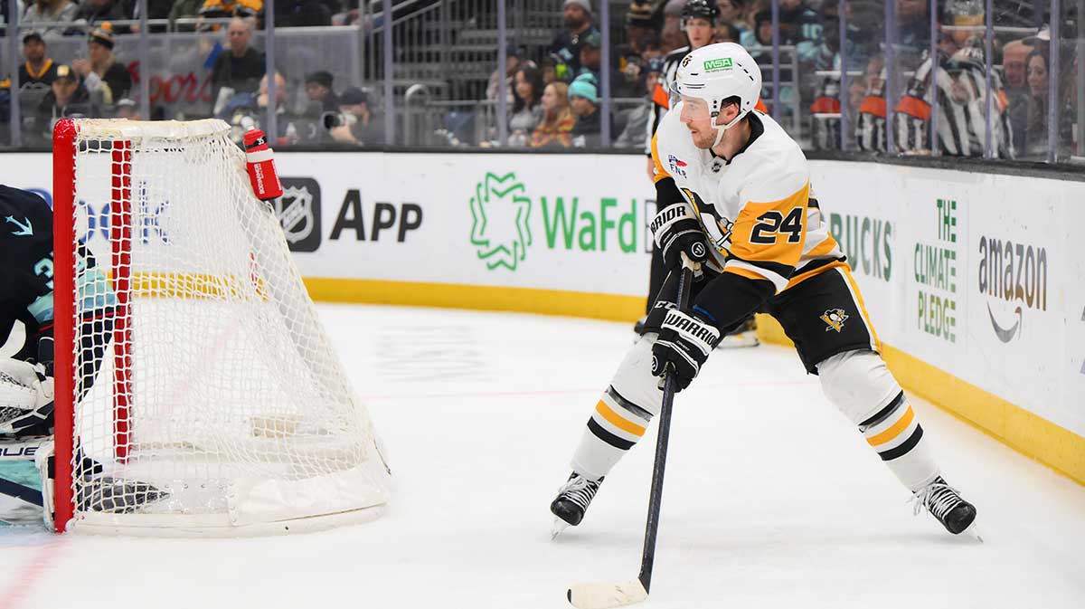NHL rumors: The 4 teams monitoring Matt Grzelcyk despite Blackhawks PTO