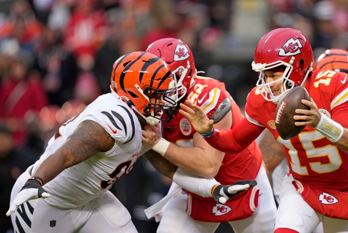 Cincinnati Bengals to re-sign defensive tackle B.J. Hill