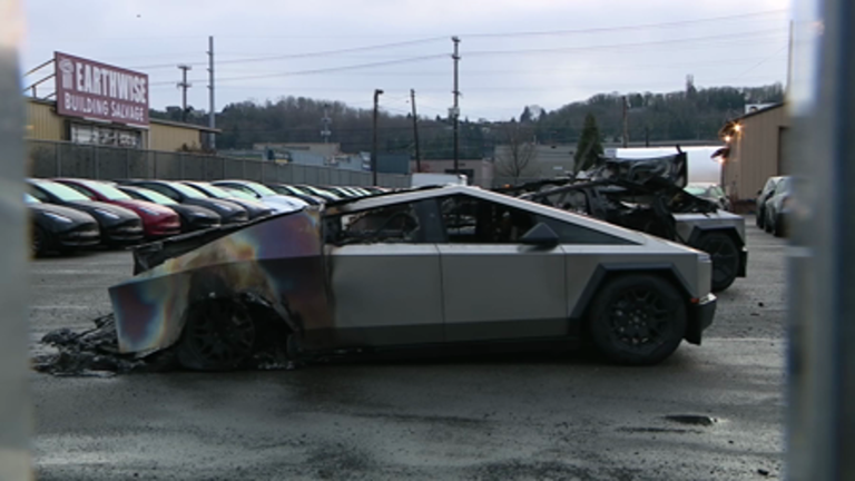 New Jeep Compass Shows Its Face, Debuts This Spring