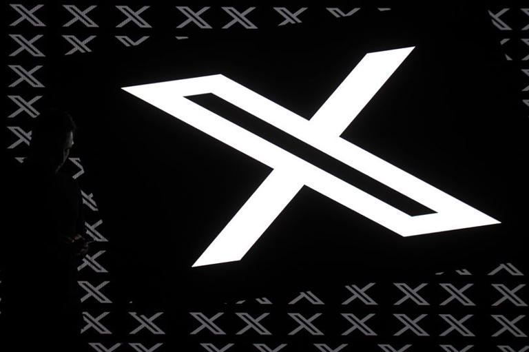 Twitter down for third time as 'Dark Storm hackers' claim ...