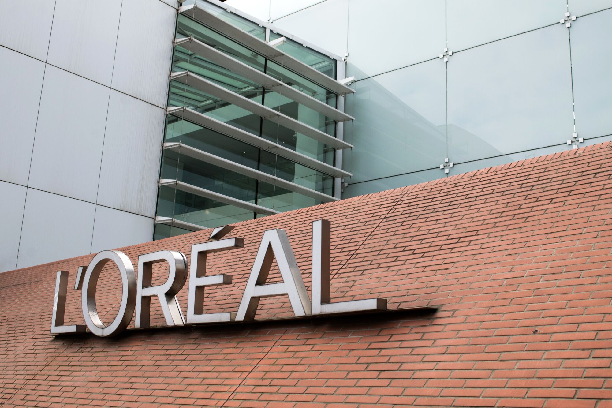 L’Oreal Recalls Acne Treatment on Cancer-Linked Chemical
