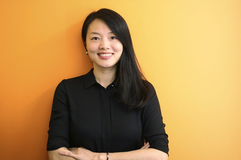 US biochemist researching treatment of HIV and coronaviruses wins ...