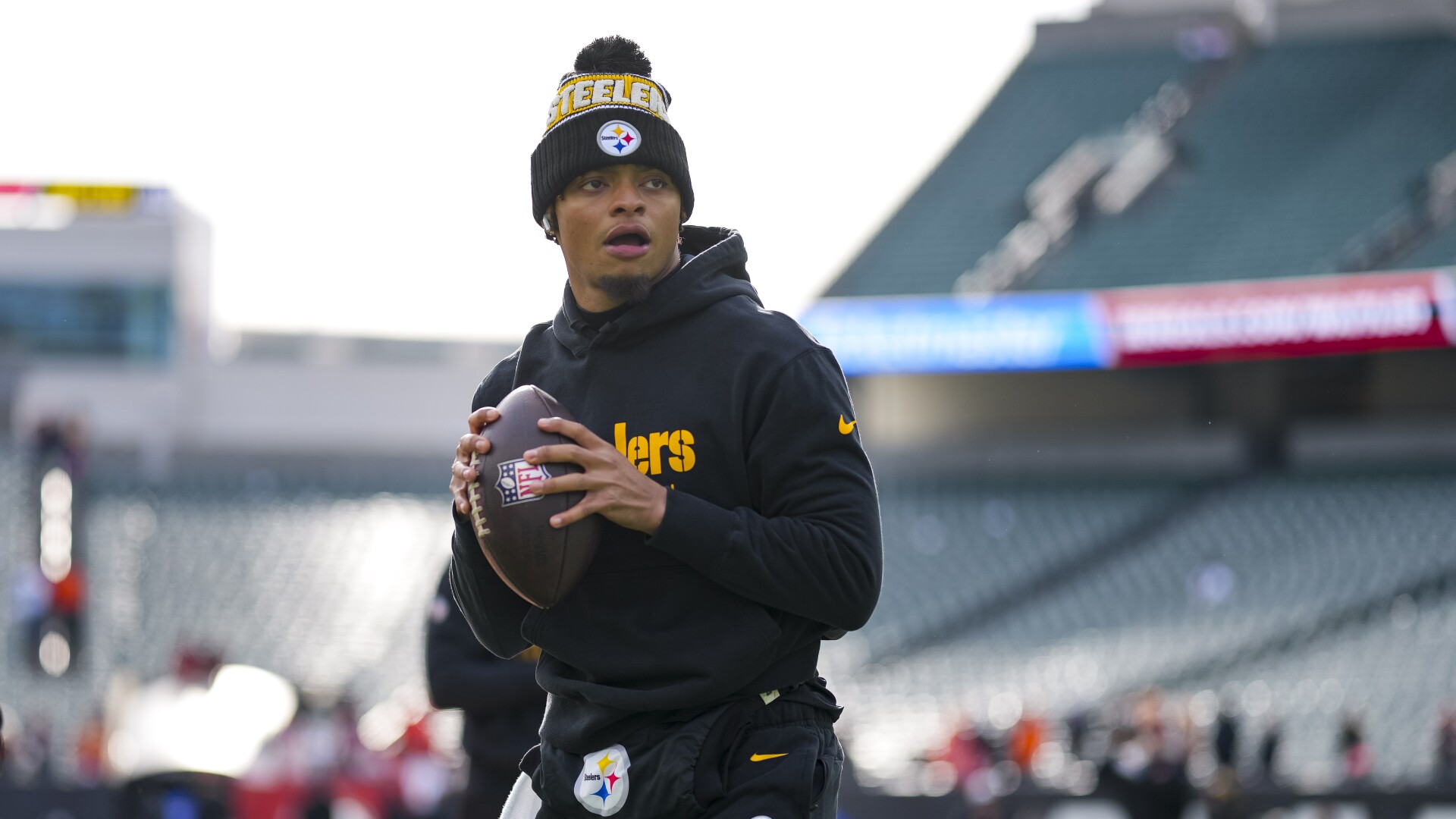 Justin Fields, Jets agree to two-year deal