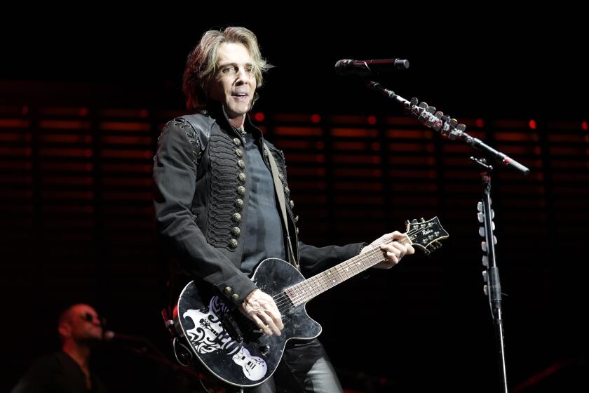 Rick Springfield remembers falling off a stage 25 years ago. So does ...