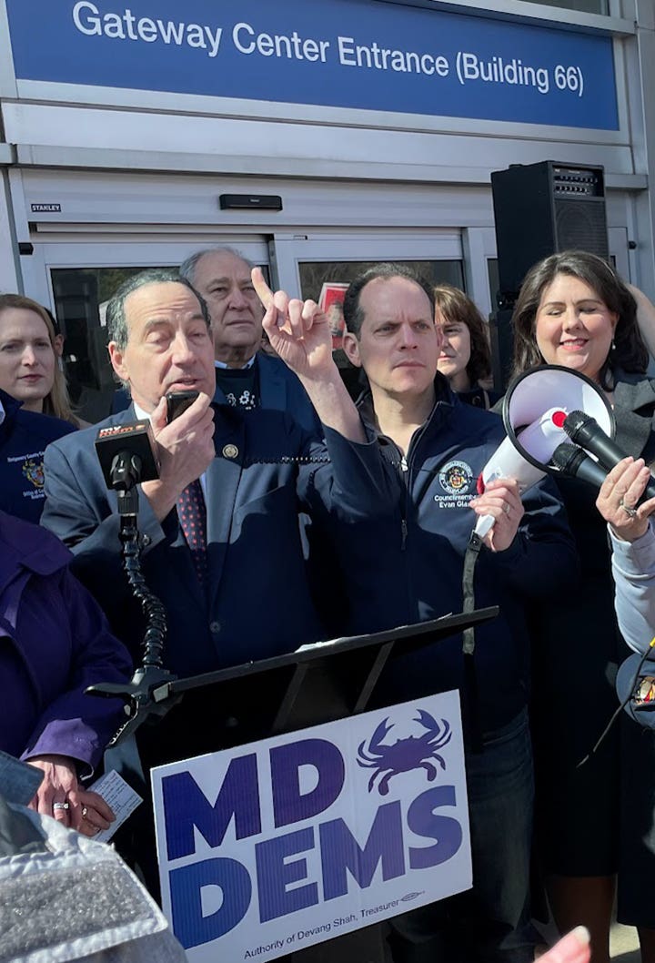 Scientists, Supporters Rally Against NIH Dismissals, Budget Cuts