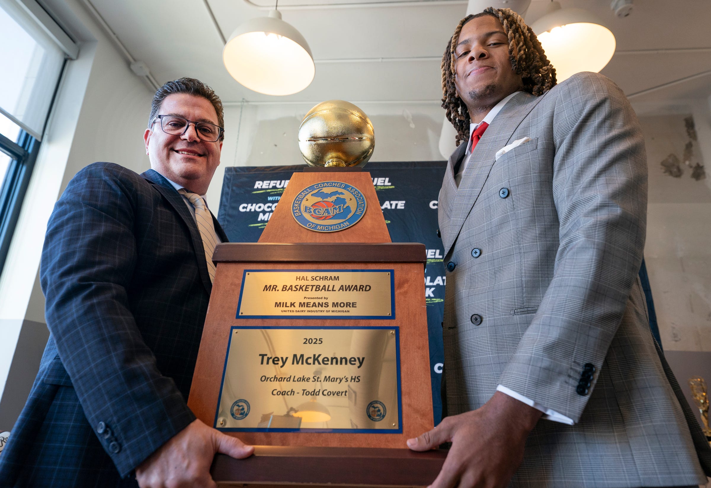 Incoming Michigan G Trey McKenney wins Mr. Basketball award