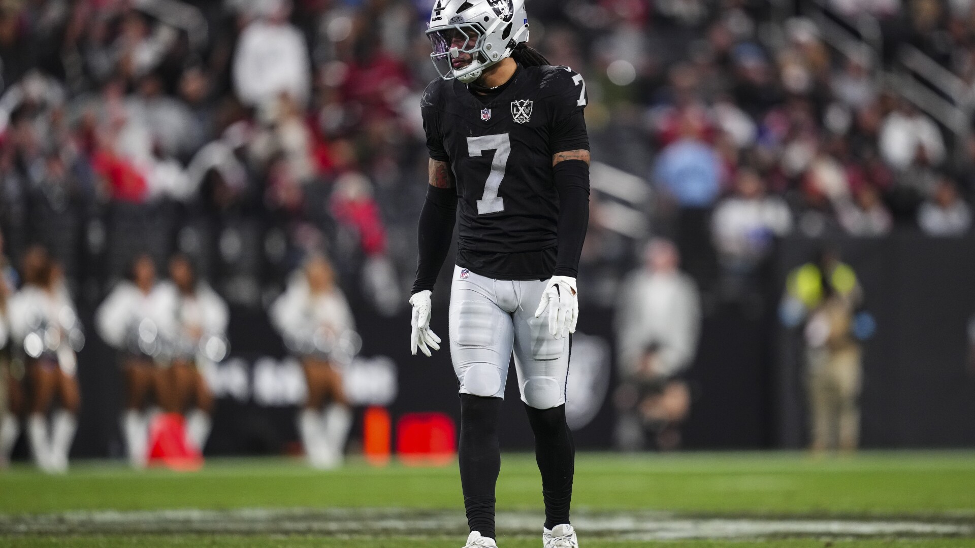 Panthers agree to terms with former Raiders safety Tre’von Moehrig