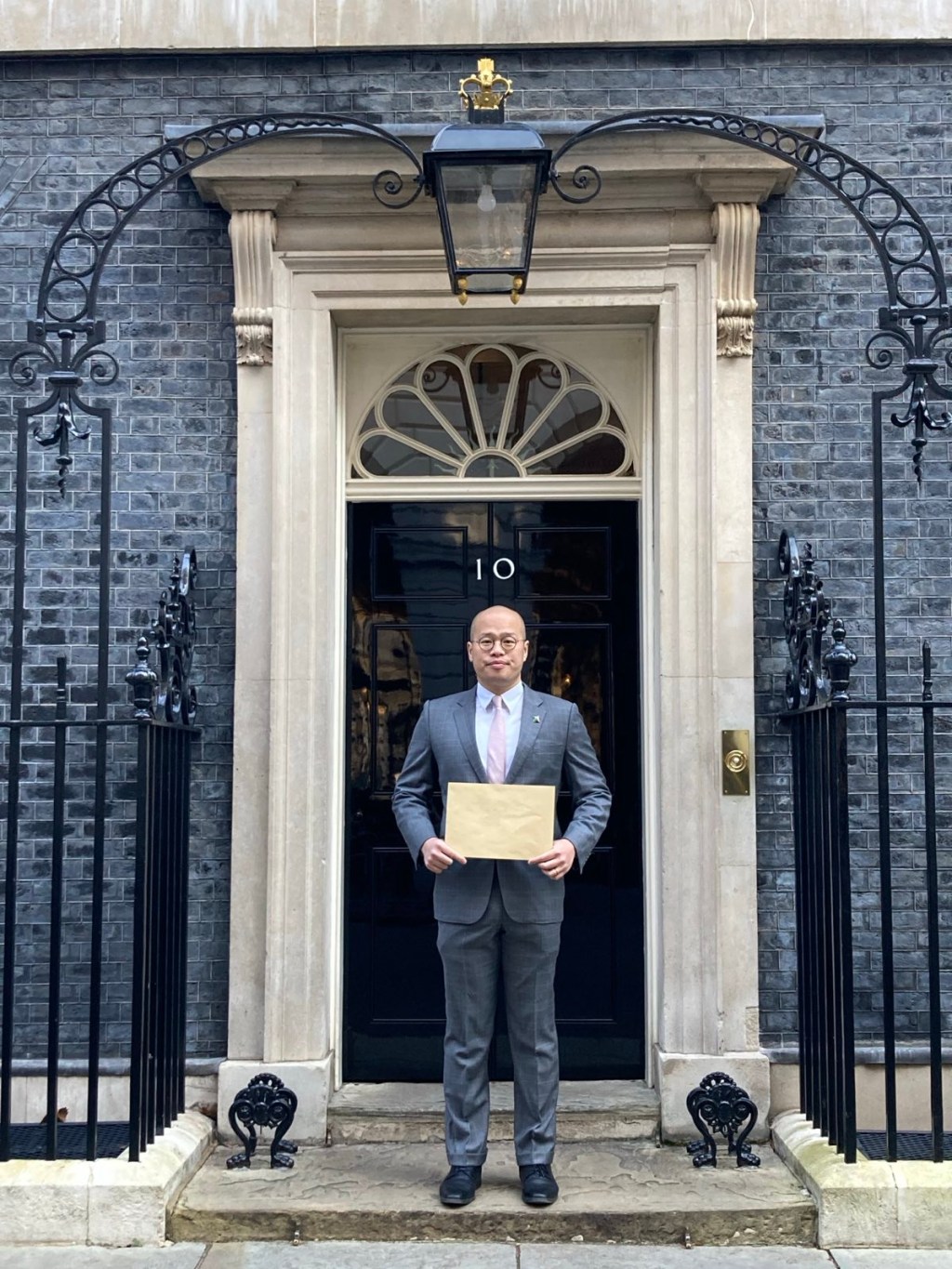 President Trump, we need your help to get Hong Kong to release my dad ...