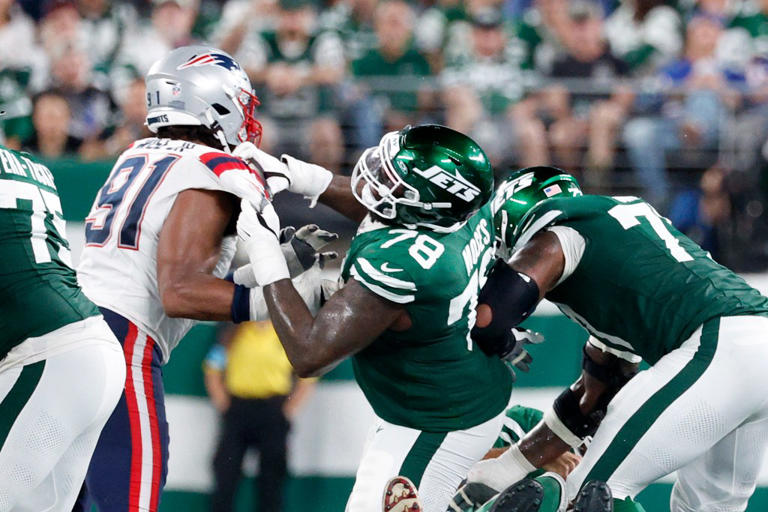 Jets have new hole up front as Morgan Moses signs with Patriots in NFL ...