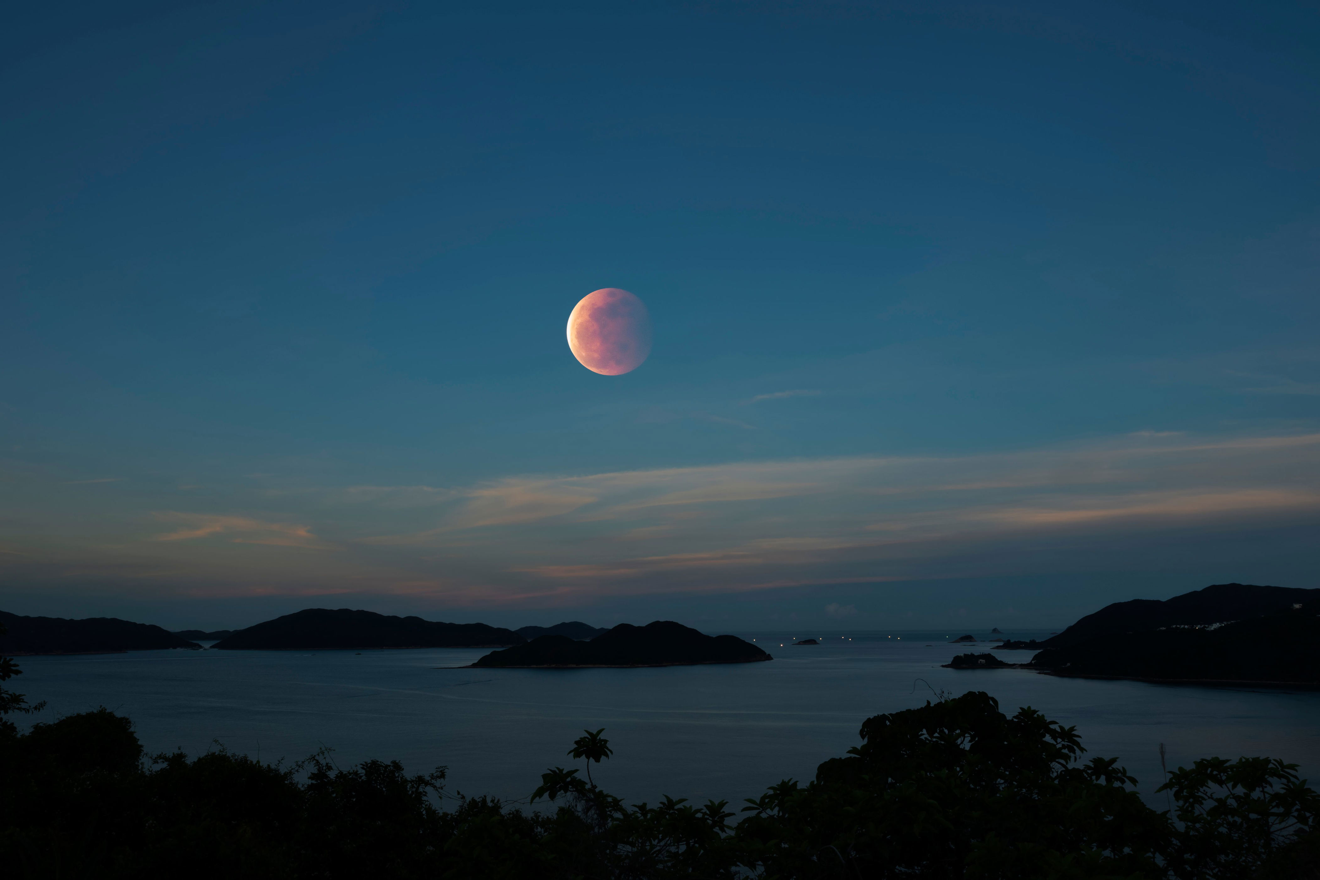 How to See the ‘Blood Moon’ Total Lunar Eclipse Tonight