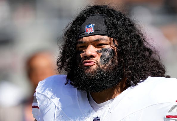 Patriots sign 338-pound Cardinals DT Khyiris Tonga
