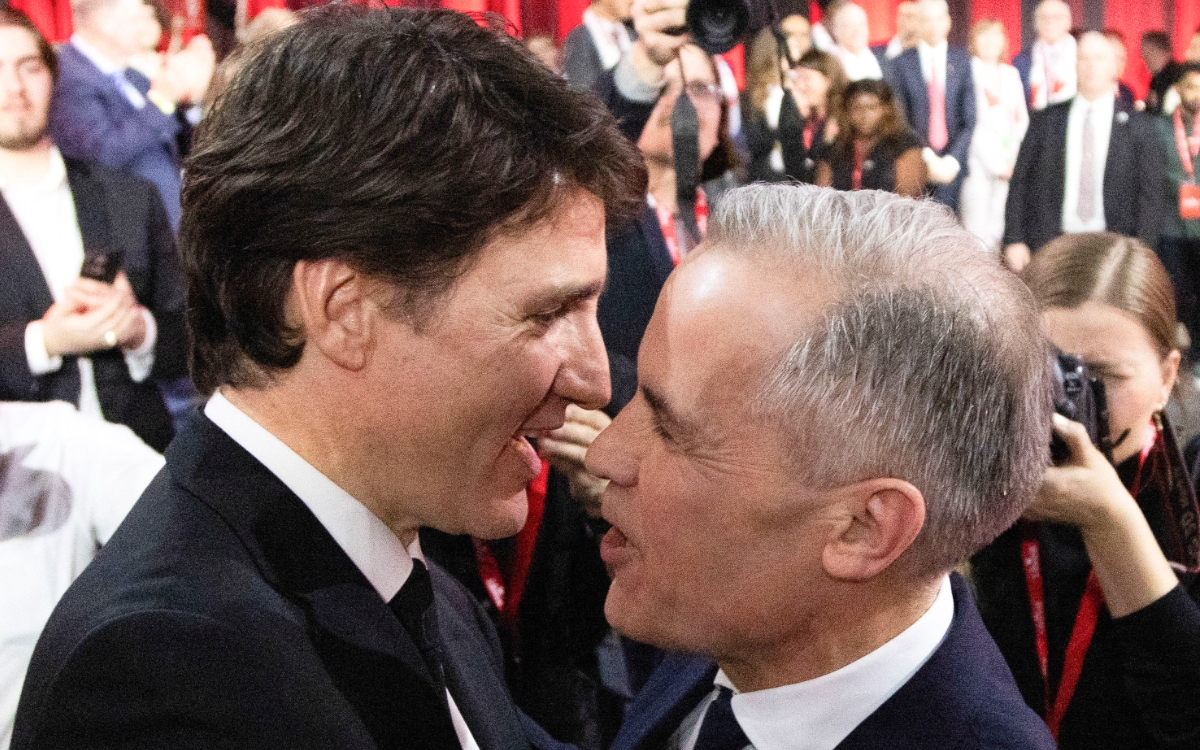 Carney y Trudeau se reúnen para alistar un “rápido” traspaso de poder ...