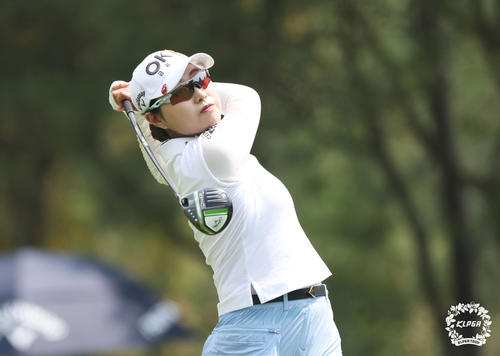 OK금융그룹, KPGA 이태희·KLPGA 김우정과 후원 연장
