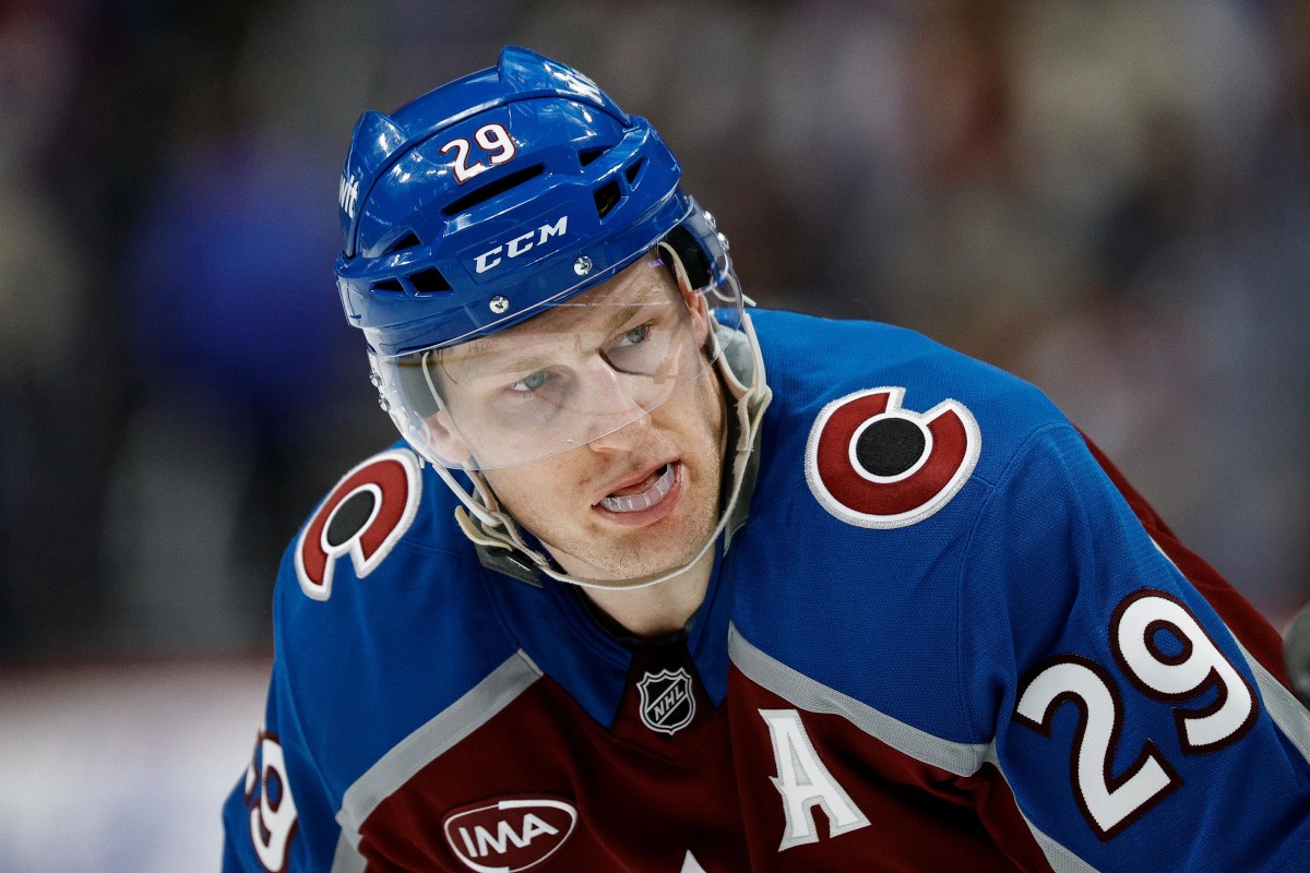 Fans Are Laughing at Avalanche Bench After Unexpected Nathan MacKinnon ...