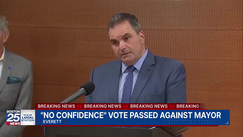 Everett City Council blasts longtime mayor through unanimous ‘no ...