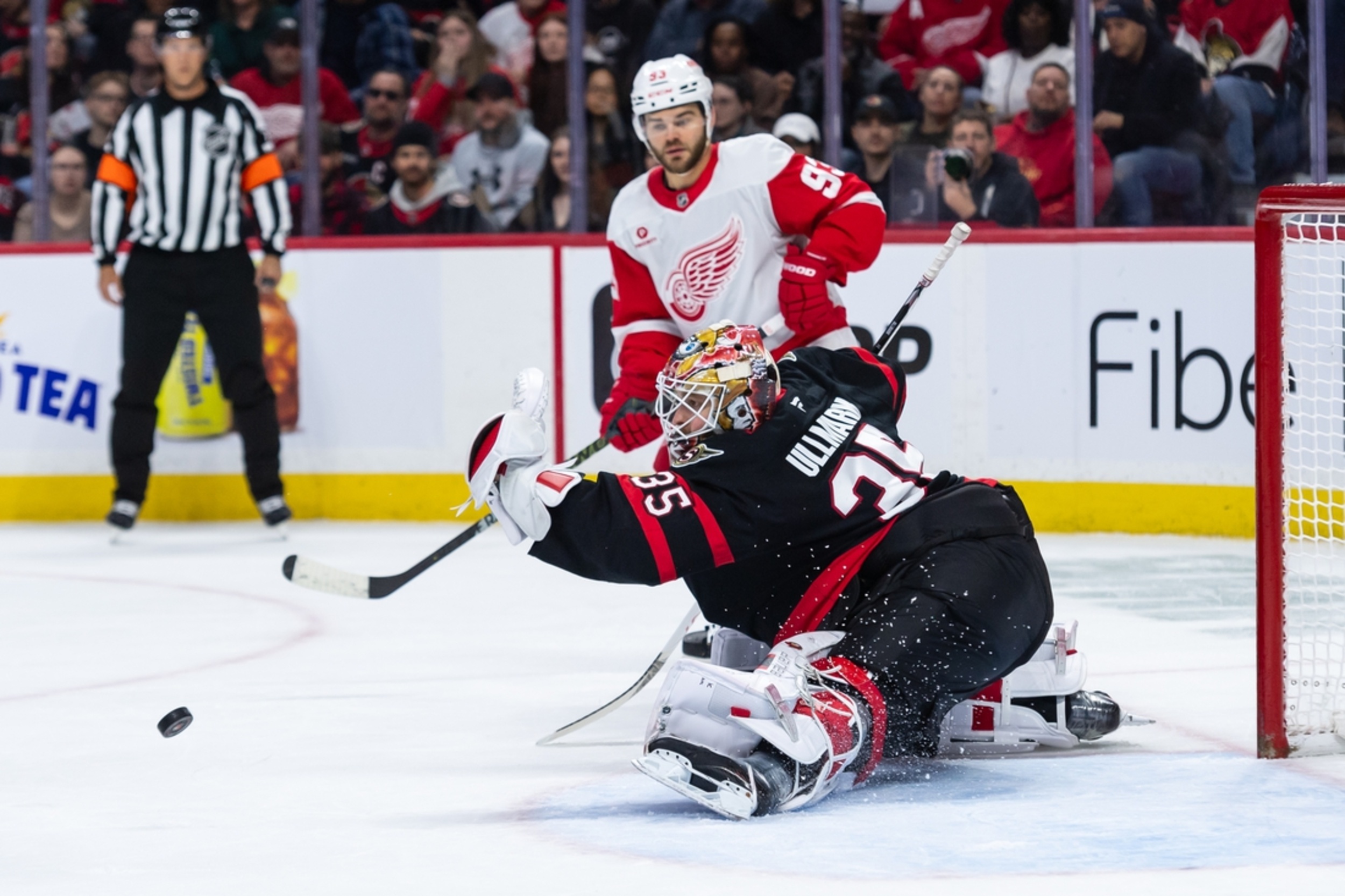 Linus Ullmark's 48 saves help Senators extend streak with win over Red ...