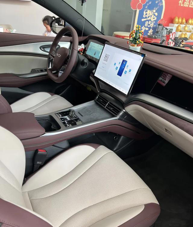 领克07 EM-P对比海豹07 DM-i、雅阁e：PHEV，谁更值得入手？