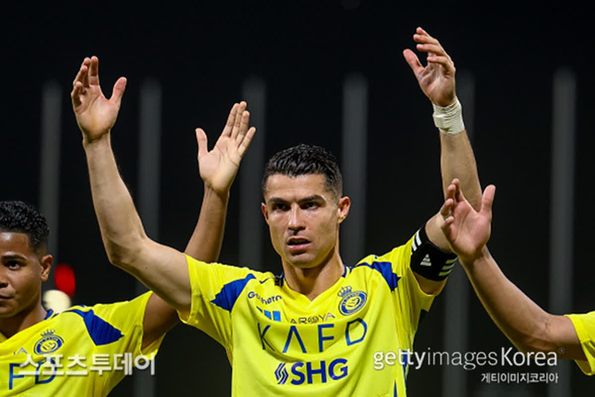 '호날두 파넨카킥' 알나스르, ACLE 8강 진출