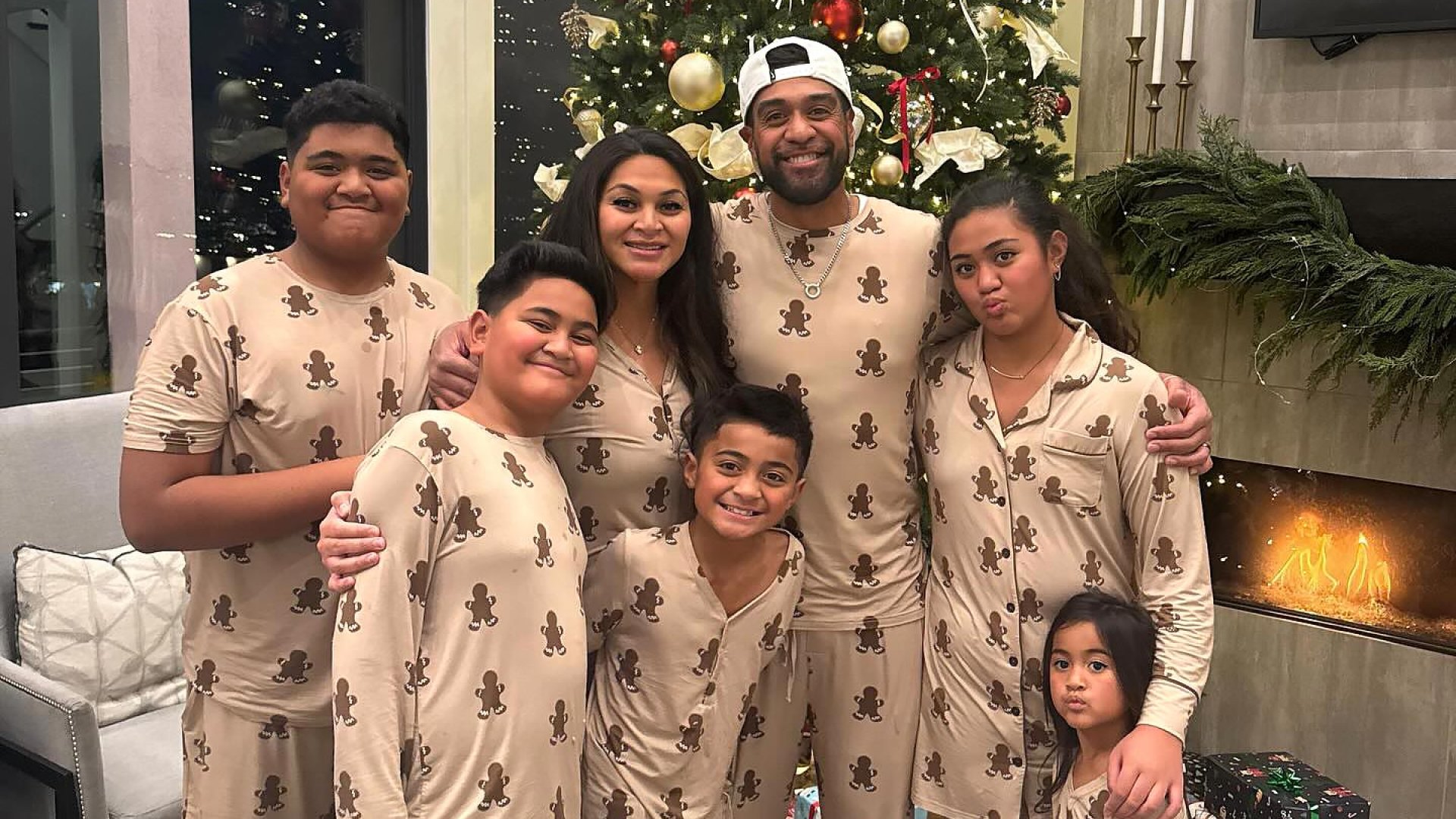 Pro Golfer Tony Finau's Family Guide: Wife Alayna Finau and Their 6 Kids