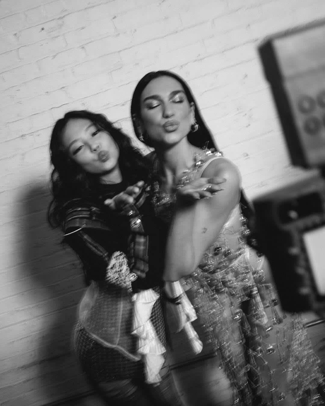 Jennie Releases ‘Handlebars’ Video with Dua Lipa in Show-Stopping Looks
