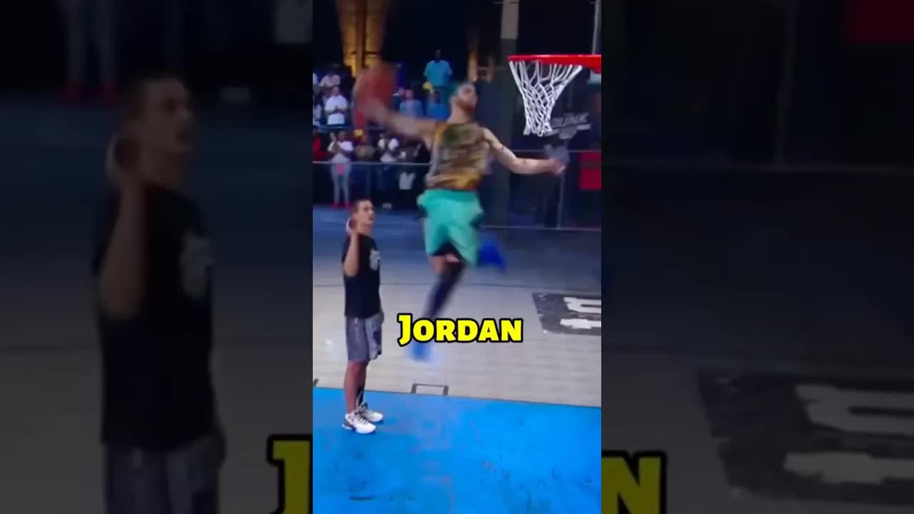 Amazing Dunk Show! First Ever Over-the-Shoulder Dunk
